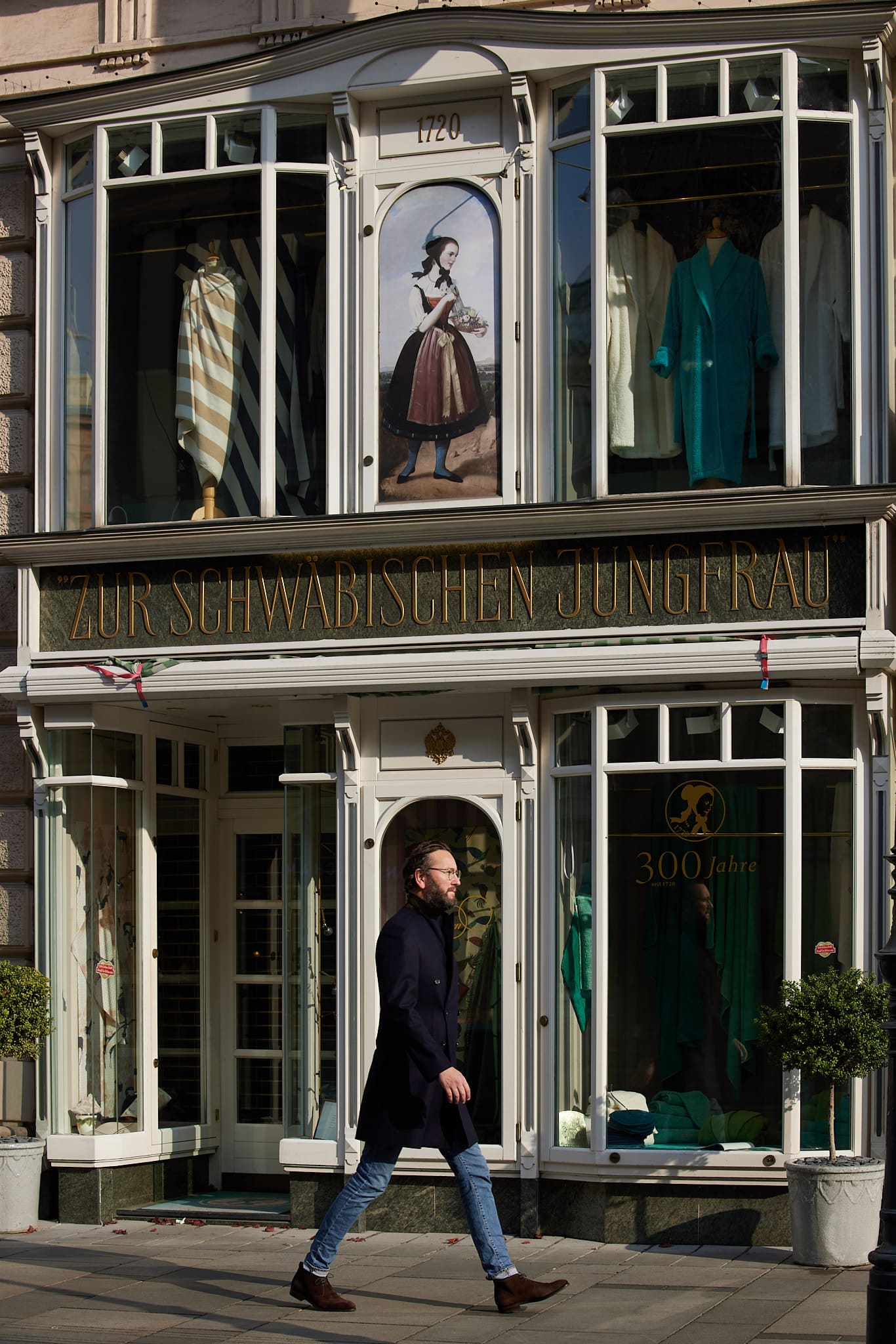 Herrenmode in Wien - Anzüge, Sakkos & mehr | ANTON MEYER