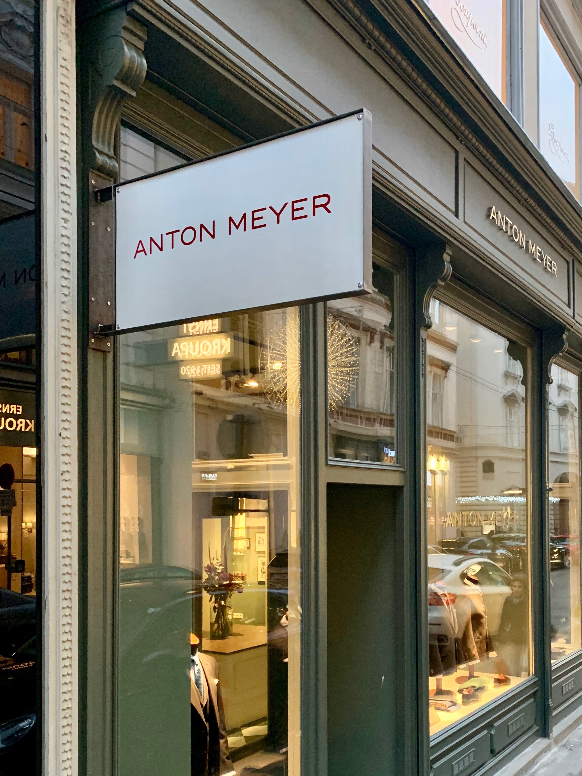 Herrenmode in Wien - Anzüge, Sakkos & mehr | ANTON MEYER