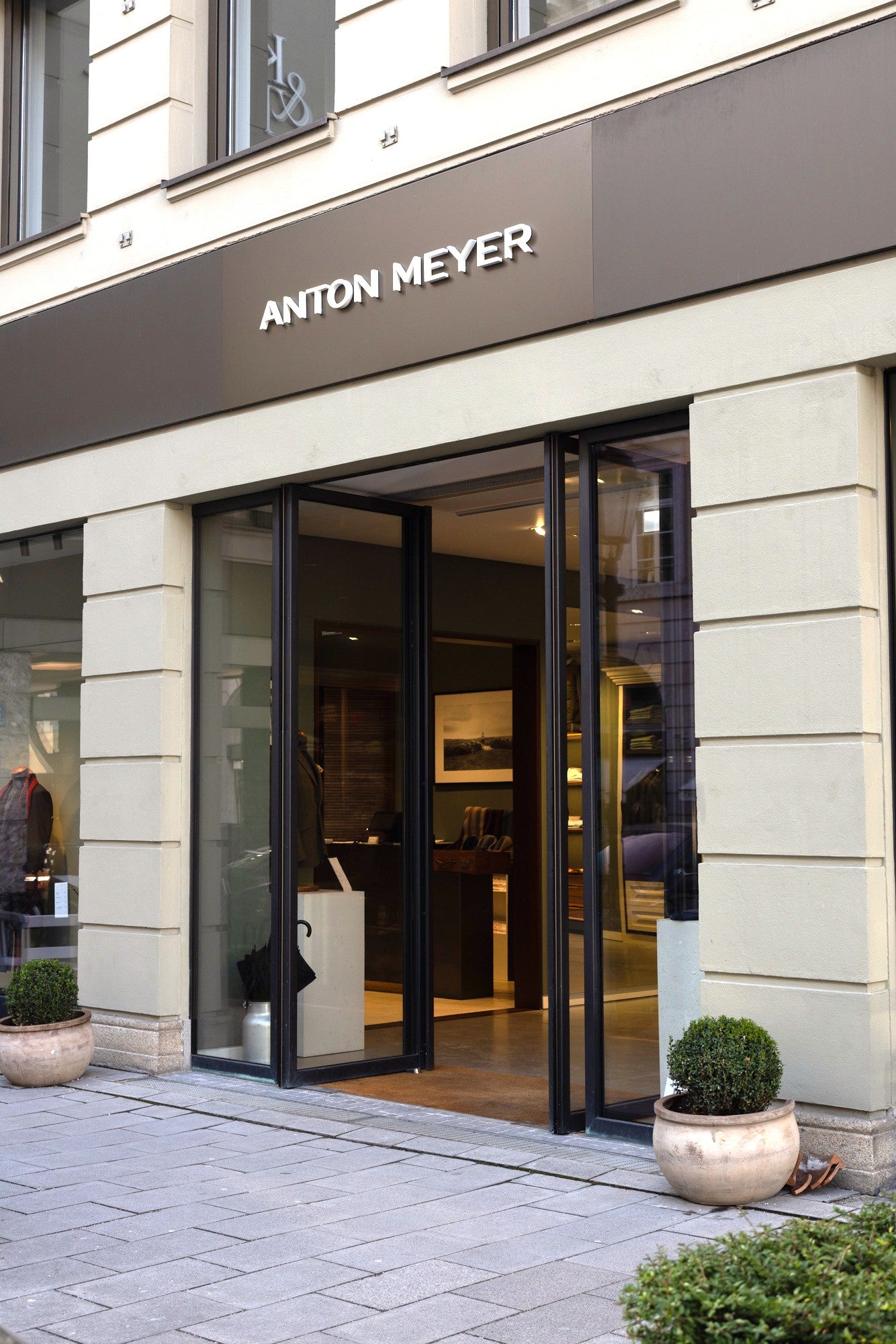 Herrenmode in München - Anzüge & Sakkos | ANTON MEYER